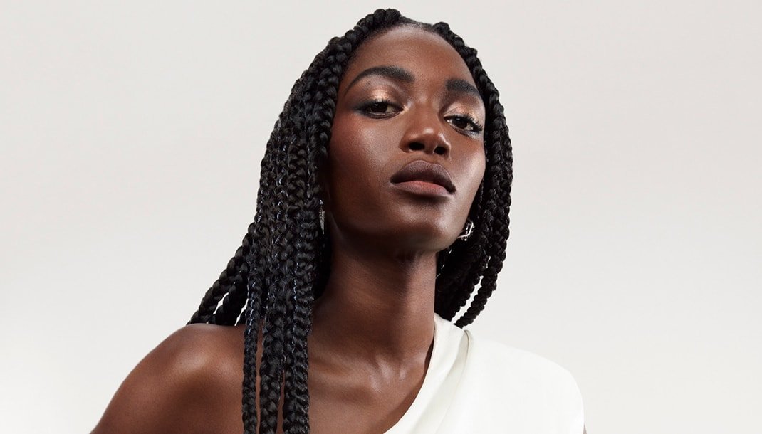 Modeleaza si stilizeaza sprancenele cu ajutorul L'Oreal Paris